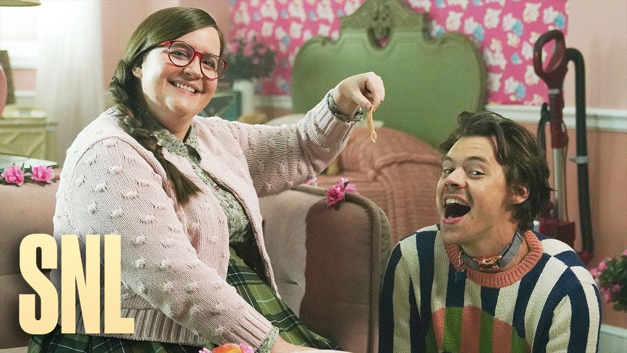 Aidy Bryant's SNL skit sparks viral sensation