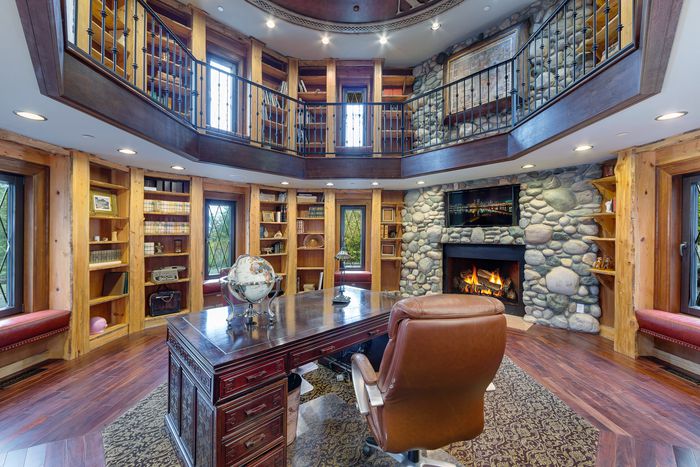 Mia Malkova Buys Portland’s famous Blackberry Castle for $4 million