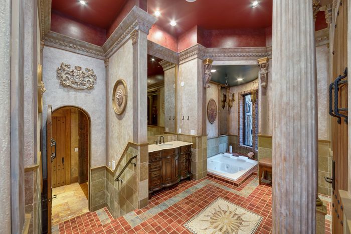 Mia Malkova Buys Portland’s famous Blackberry Castle for $4 million