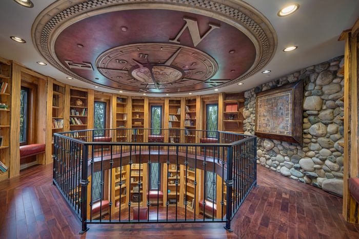 Mia Malkova Buys Portland’s famous Blackberry Castle for $4 million