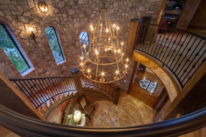 Mia Malkova Buys Portland’s famous Blackberry Castle for $4 million